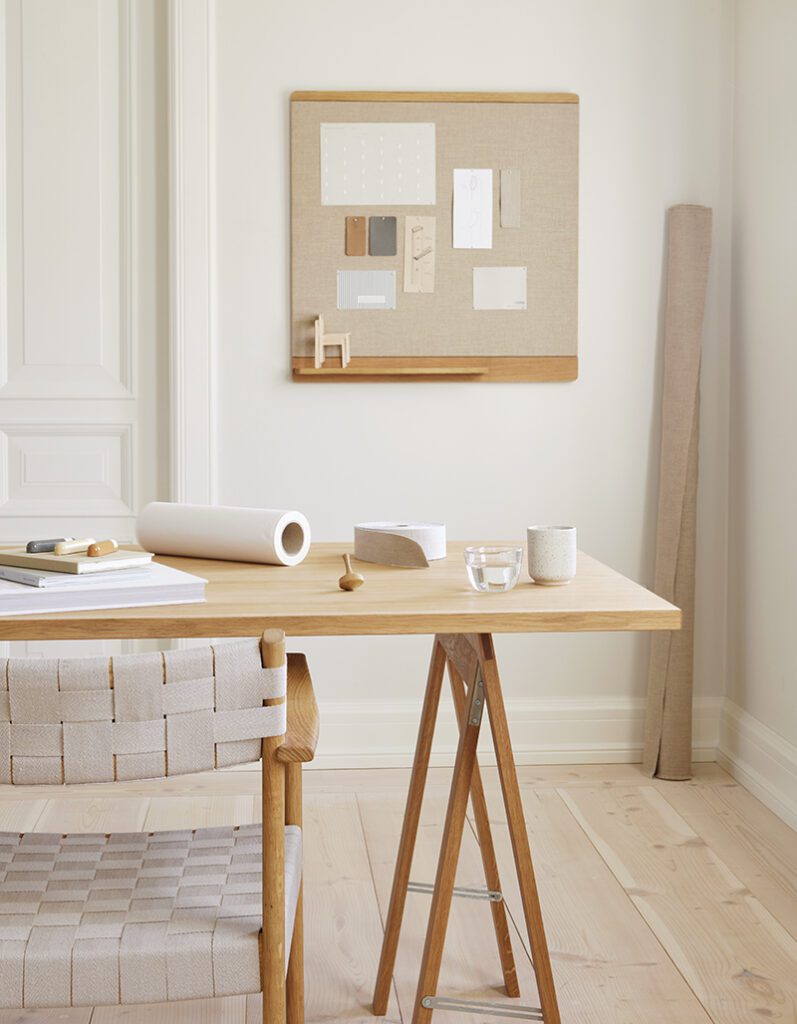 Rim Pinboard 75 x 75, Oak - Form & Refine