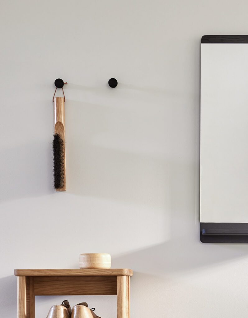 Angle Hook Black, Small - Form & Refine